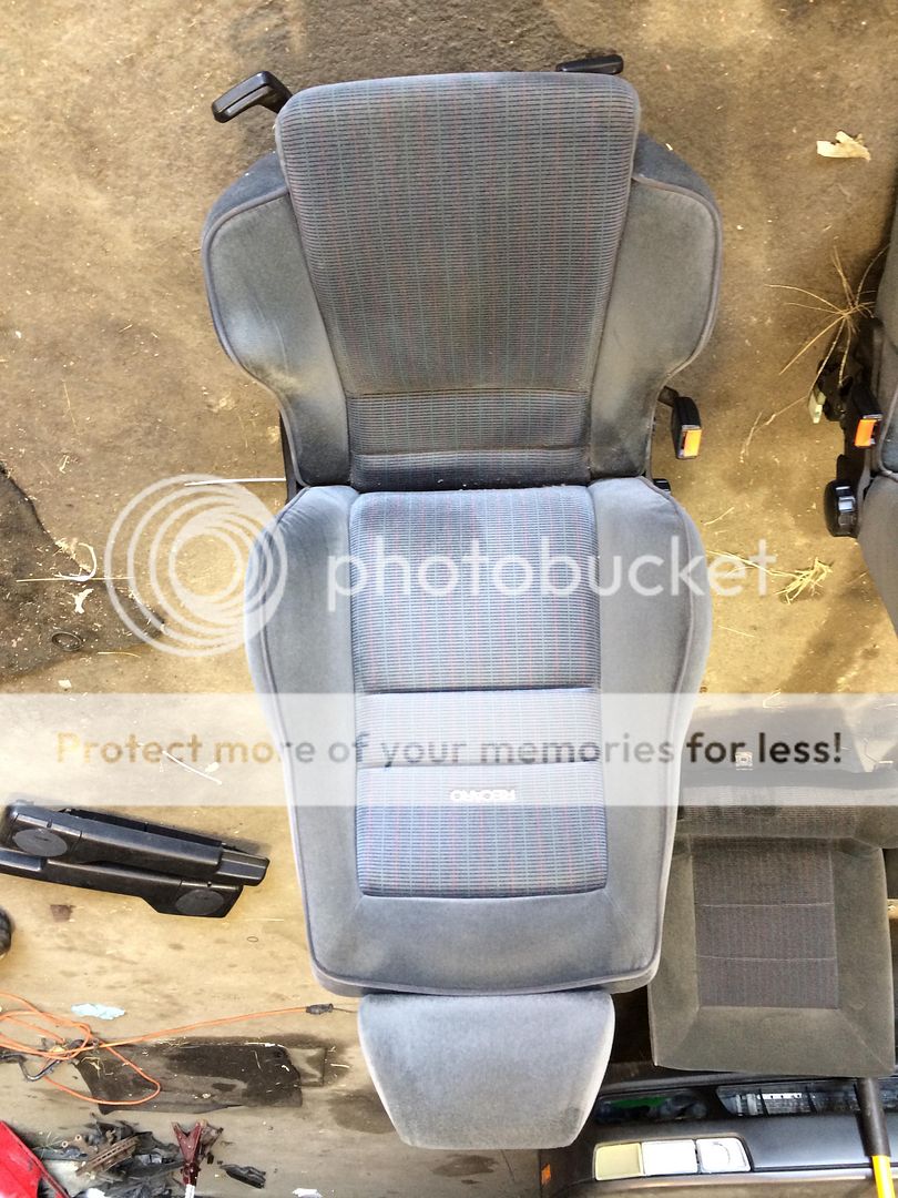 Grey Recaro seats from 92 GTI 16v - complete set | VW Vortex ...