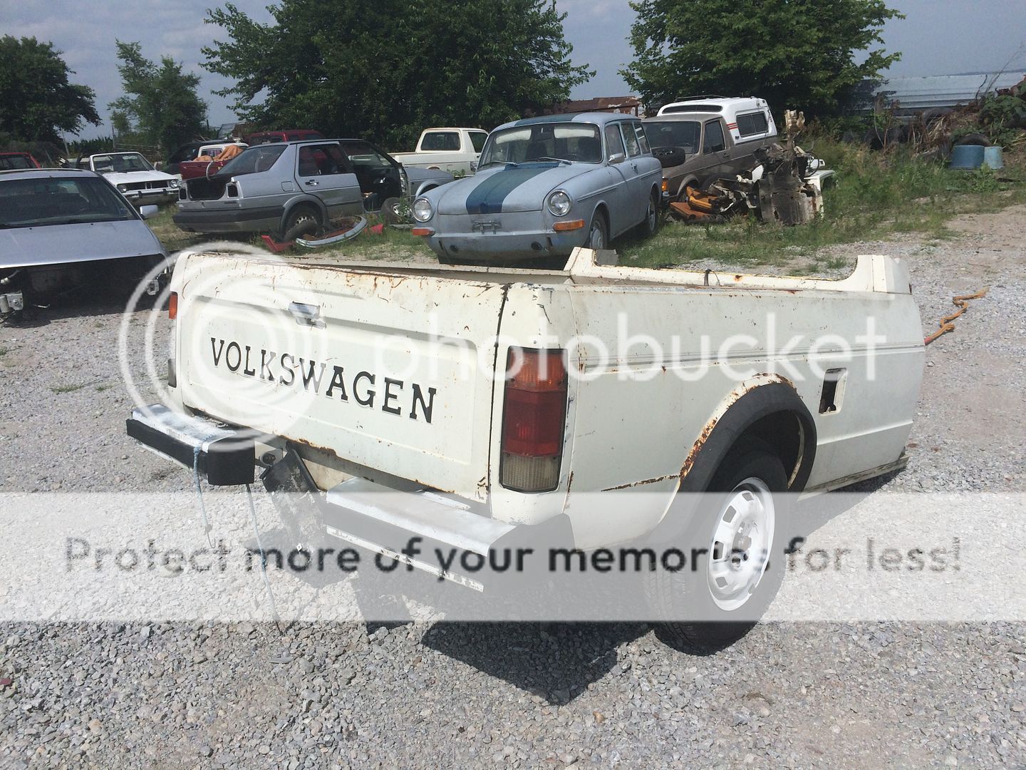 White Caddy tailgate w/ latches | VW Vortex - Volkswagen Forum